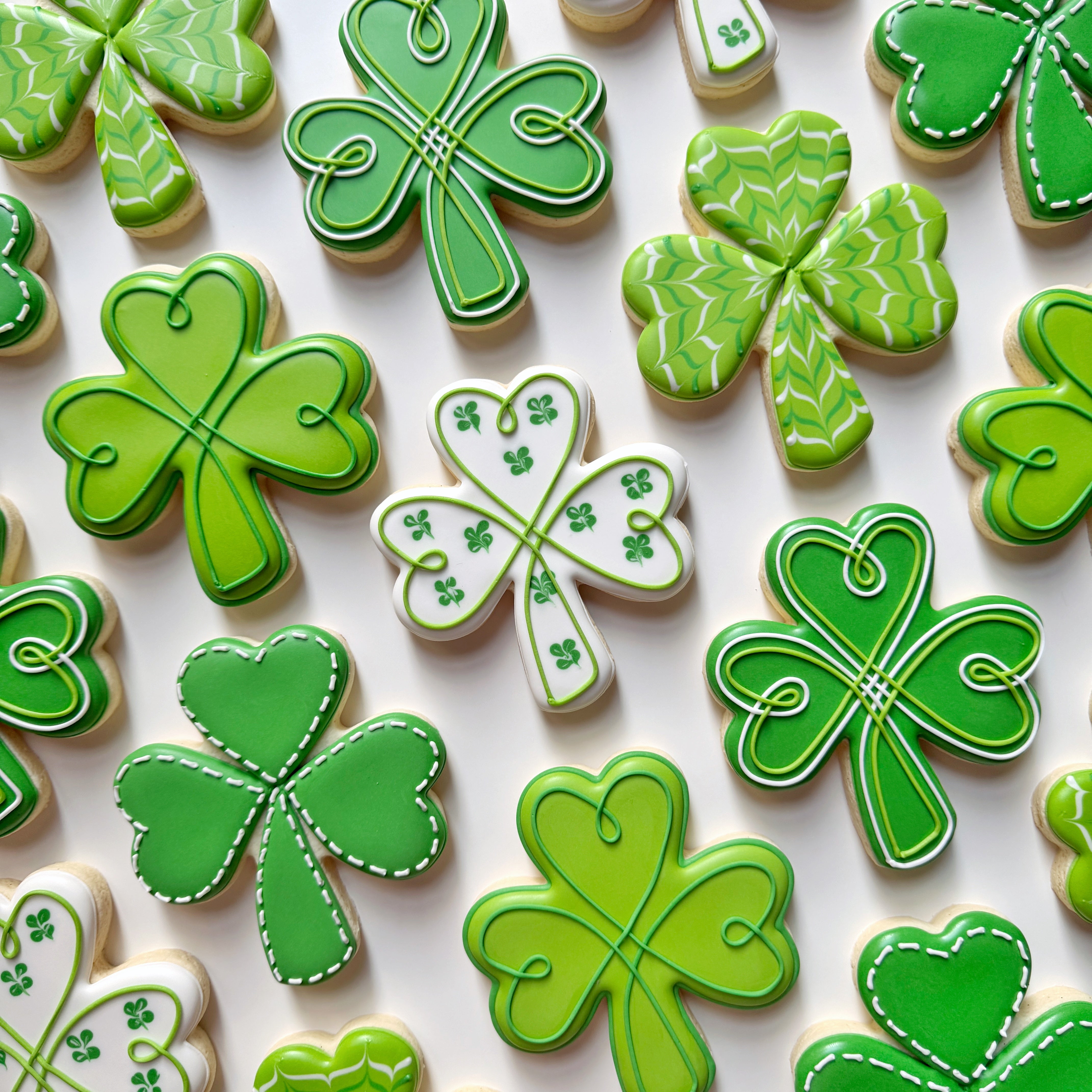 Shamrocks Online Cookie Decorating Class – The Graceful Baker Shop